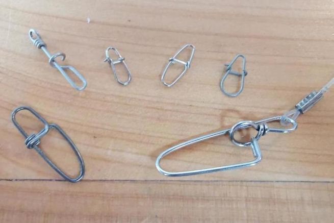 Advantages and disadvantages of using staples to tie your lures