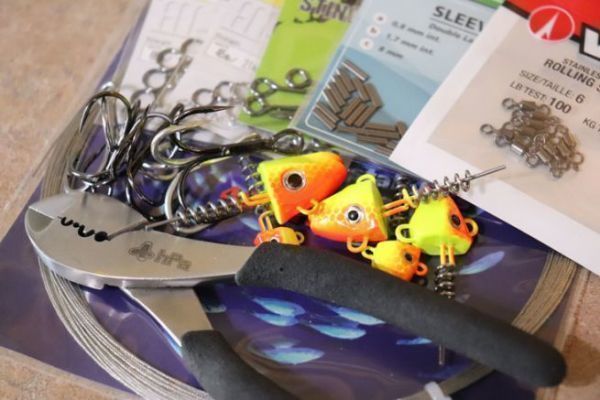 What equipment is needed for a shallow pike rig?