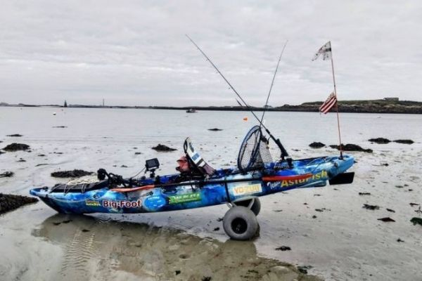 Kayak fishing in Brest harbour, squid and pollack on the programme